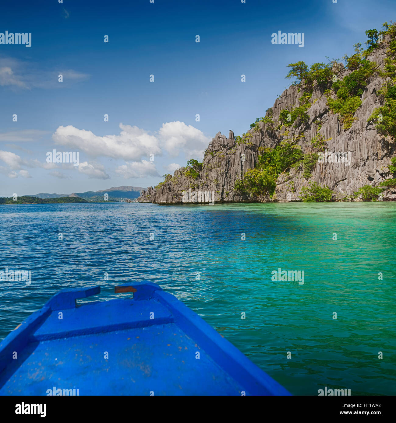À partir d'un bateau en philippines Snake Island près de El Nido ...