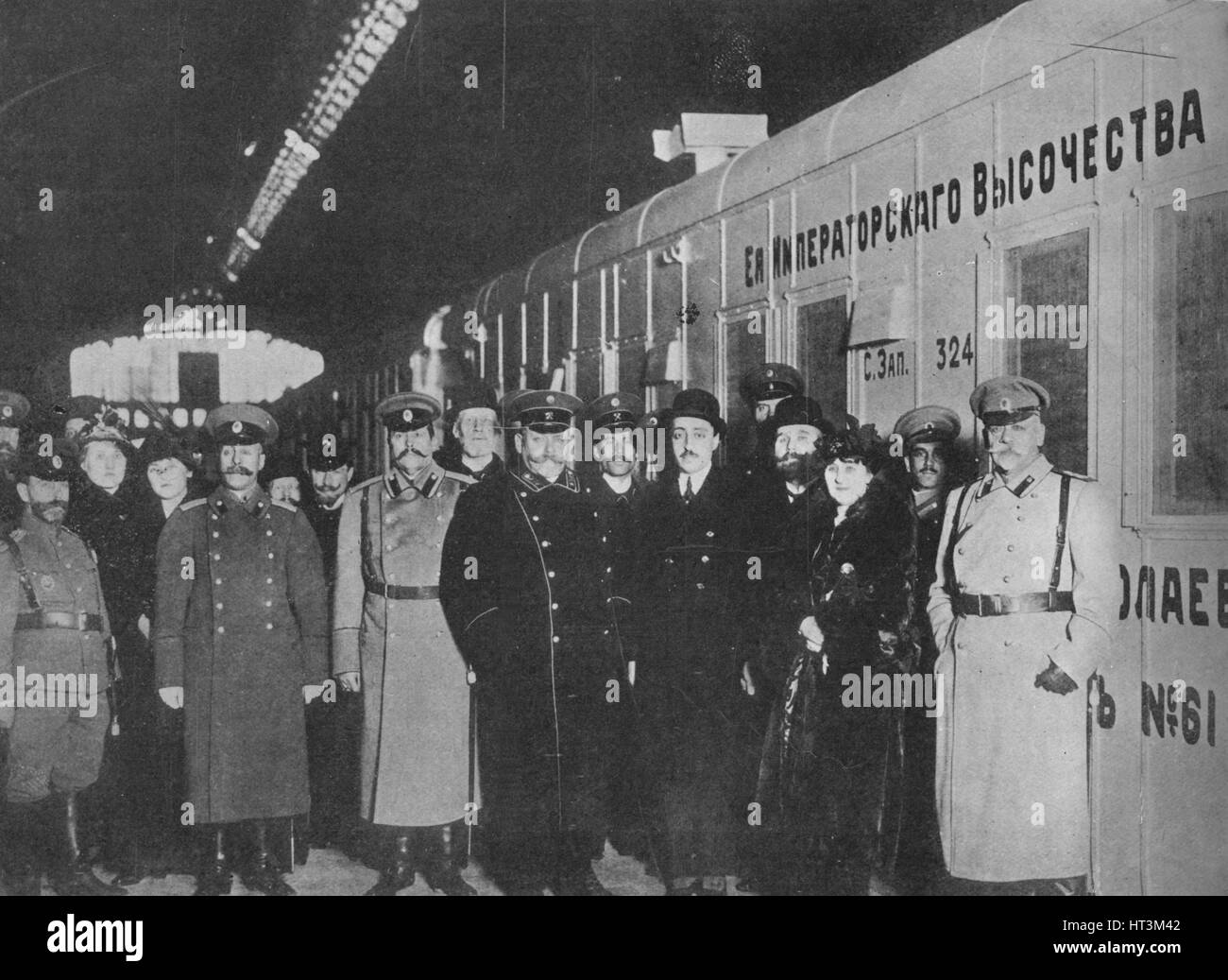 Train de la croix rouge Banque d'images noir et blanc - Alamy