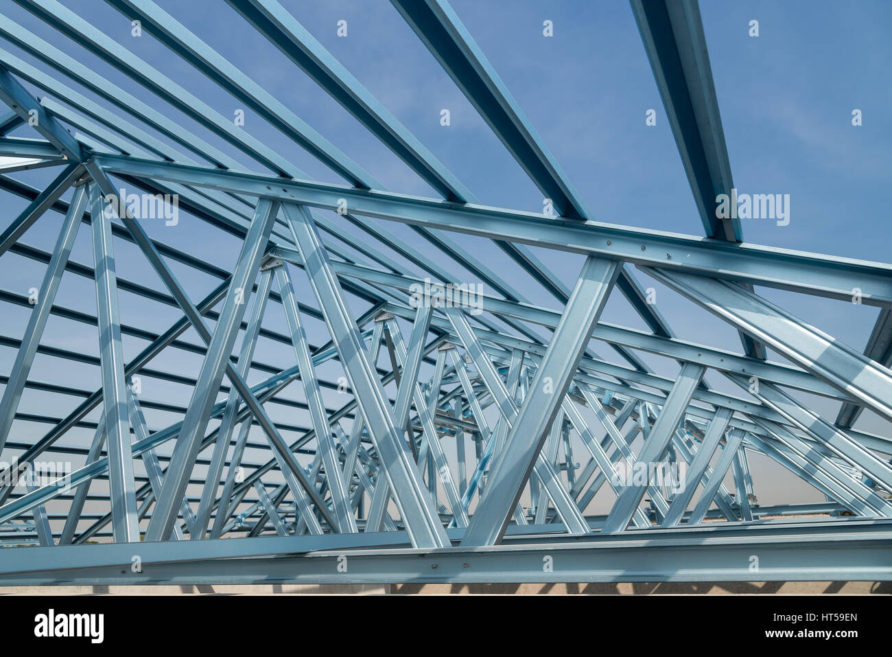 Structure du toit en acier pour la construction de l'image sur fond de ...