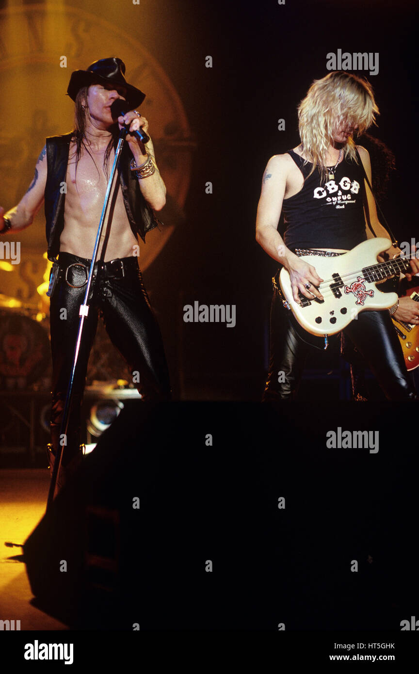 Axl Rose de Guns N' Roses réalise en 1987 Photo Stock - Alamy