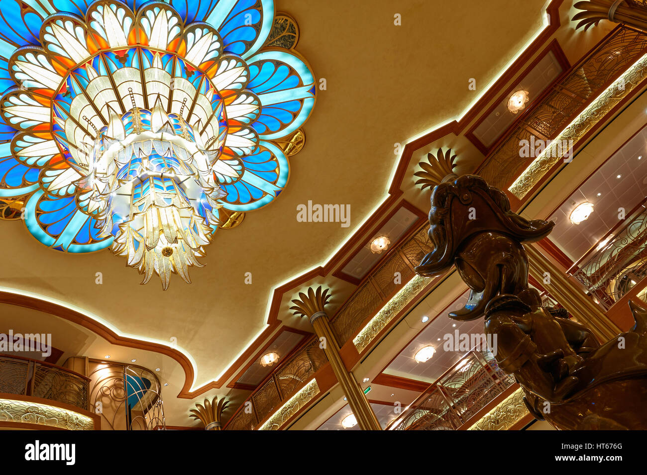 Orlando, USA - 24 août 2014 : main hall en bateau de croisière Disney ...