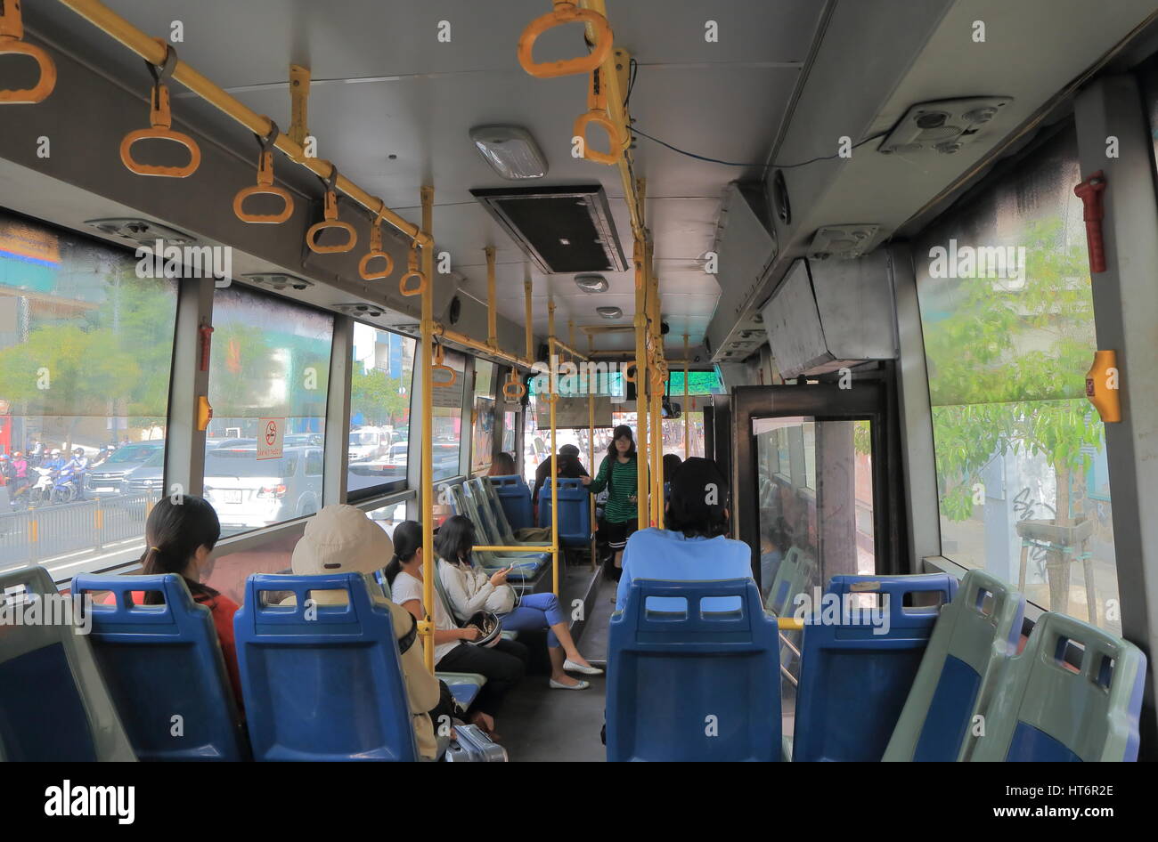 Prendre Le Bus Banque d'image et photos - Alamy