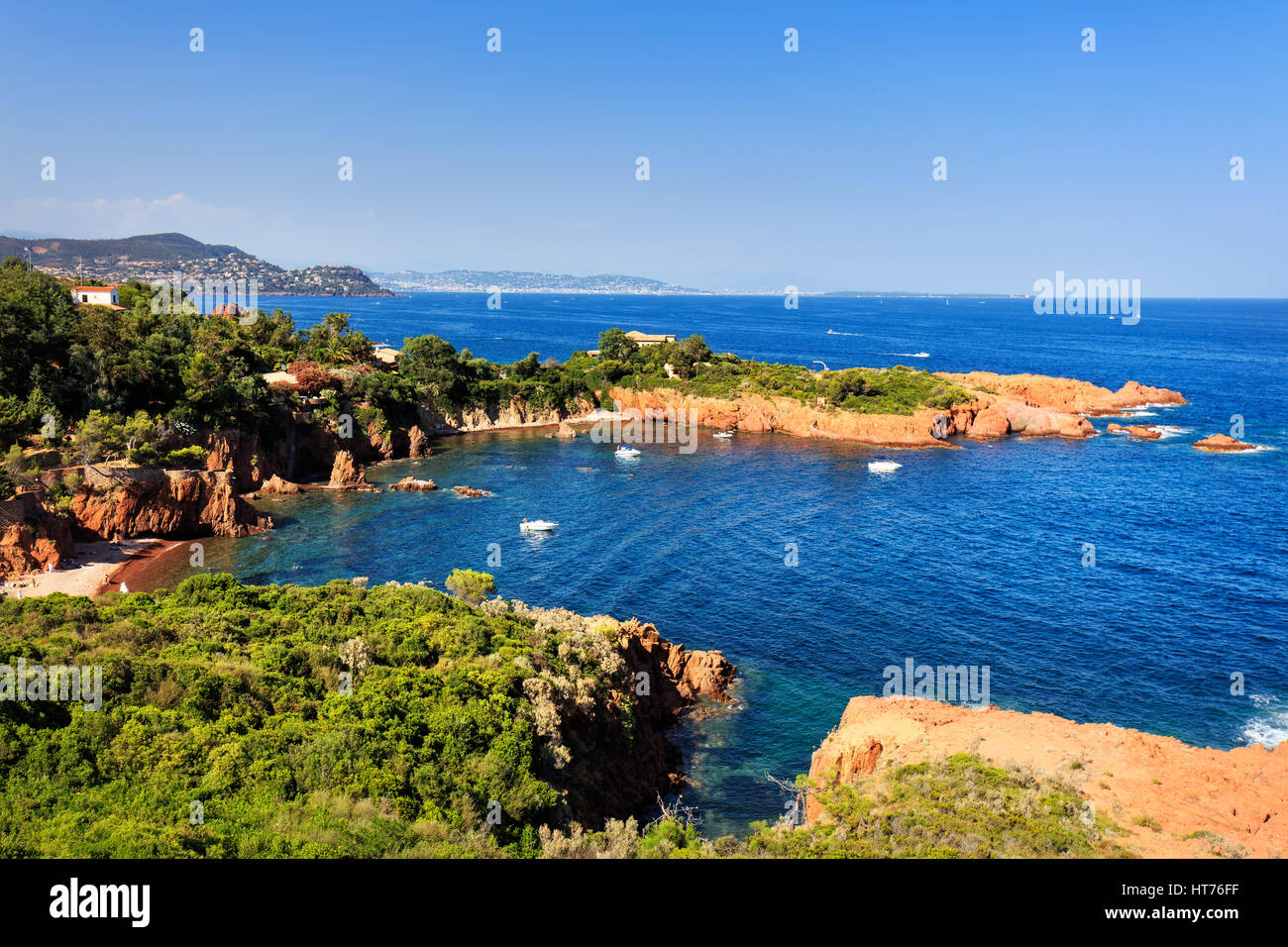Roches rouges de l'Esterel côte méditerranéenne, la plage et la mer ...