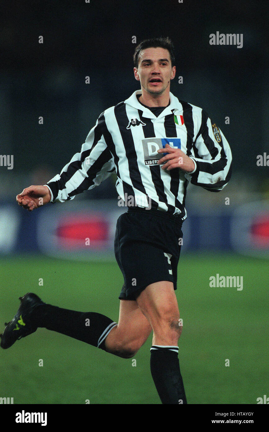 Zoran mirkovic Banque de photographies et d’images à haute résolution ...