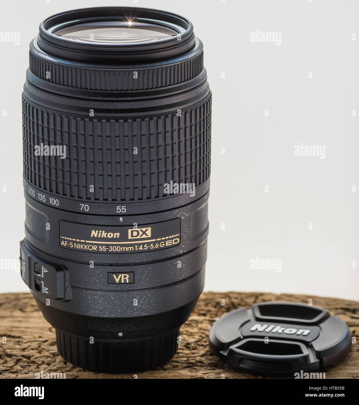 Nikon 300mm Banque de photographies et d’images à haute résolution - Alamy