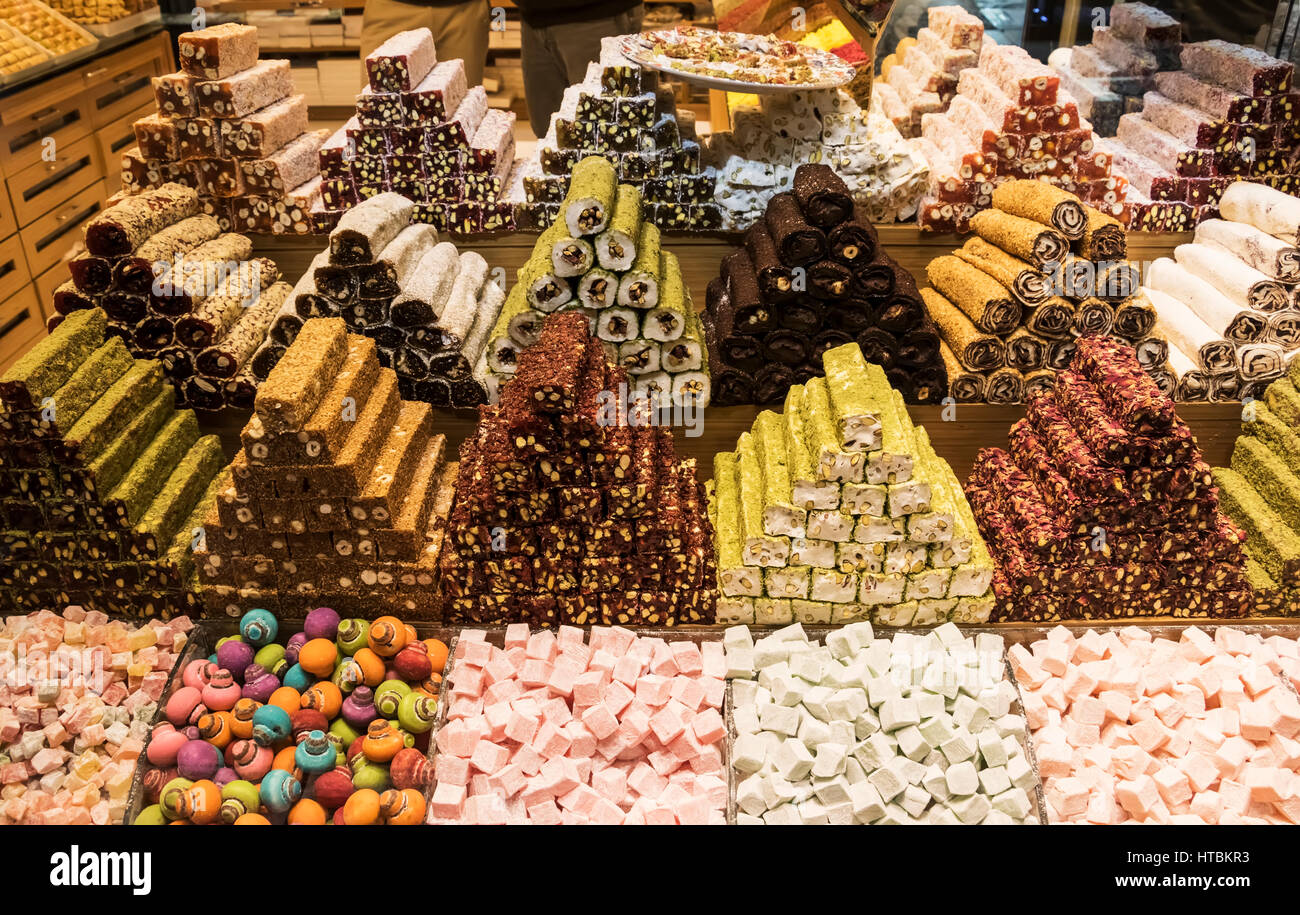 Loukoum (lokum) boutique dans le Grand Bazar (marché couvert), Istanbul ...
