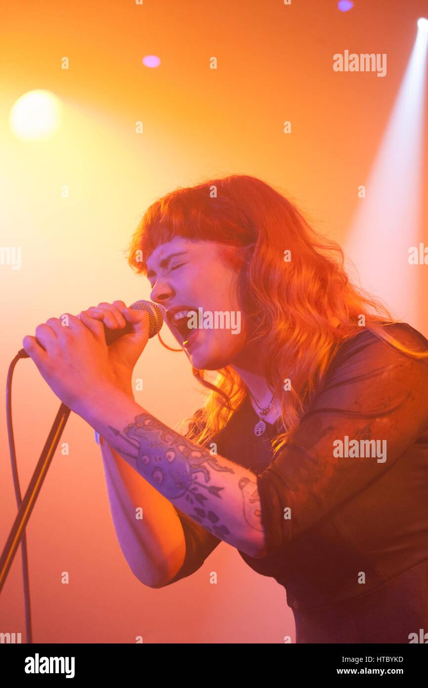 Emma gallagher Banque de photographies et d’images à haute résolution ...