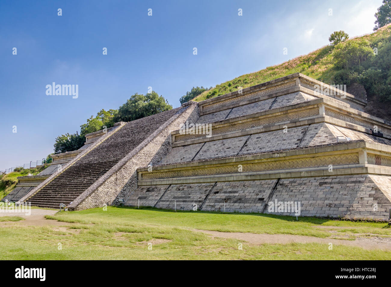 Grande pyramide de cholula Banque de photographies et d’images à haute ...