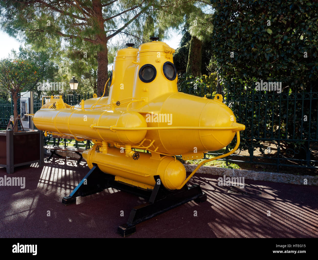 Oceanographic museum monaco submarine Banque de photographies et d ...