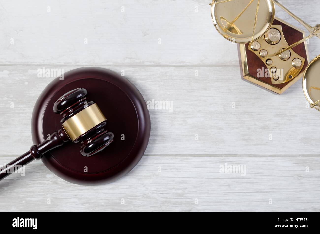 Les symboles de la justice droit concept top view. law avocat avocat ...