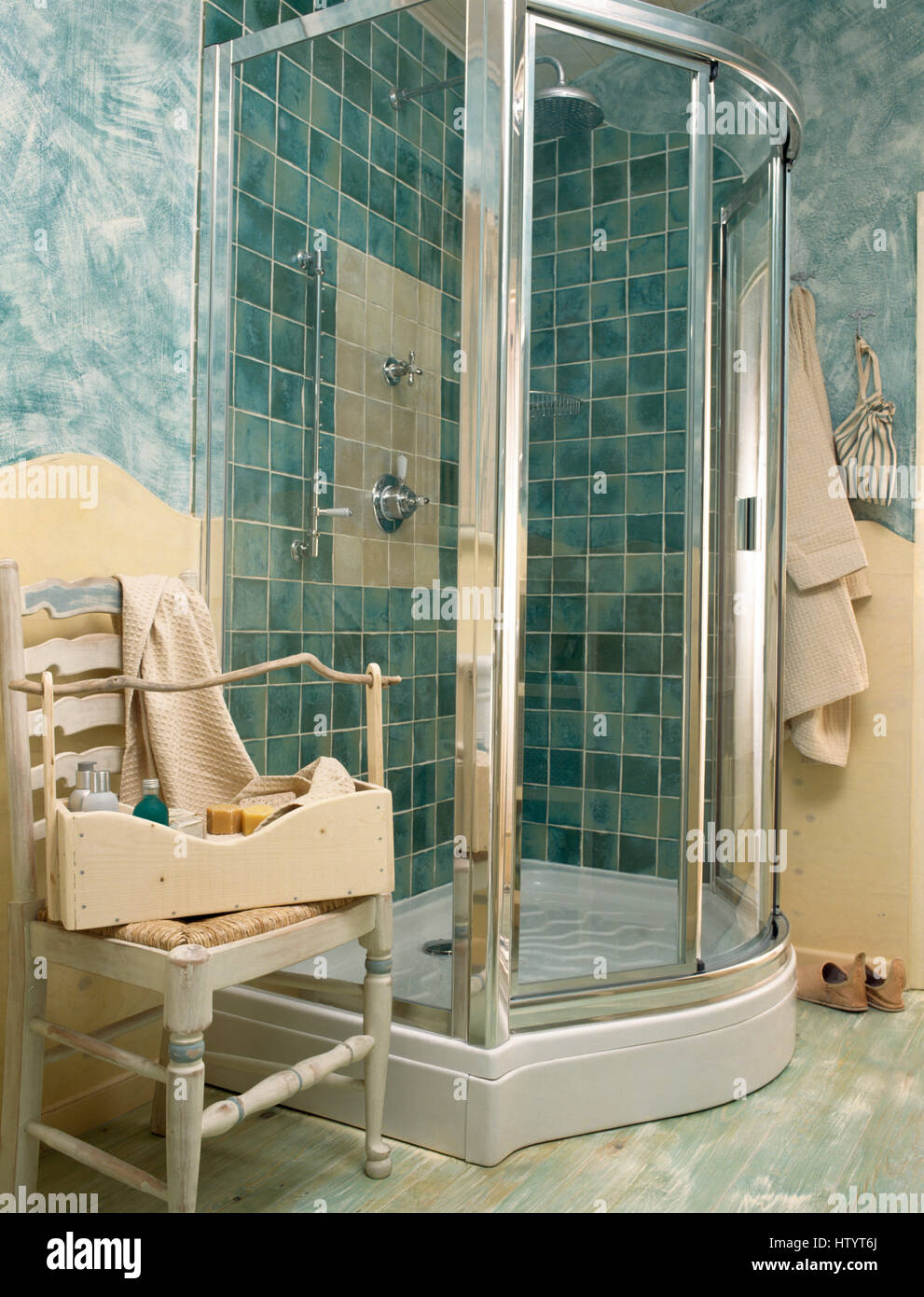 Douches de salle de bain Banque de photographies et d’images à haute ...