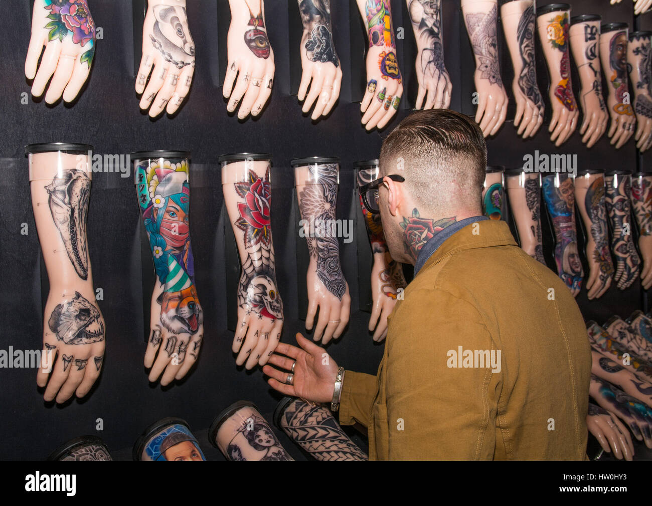 British tattoo art revealed Banque de photographies et d’images à haute ...