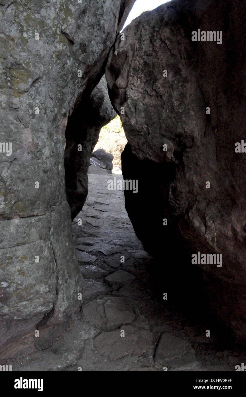 Abri sous roche 15 Banque de photographies et d’images à haute ...