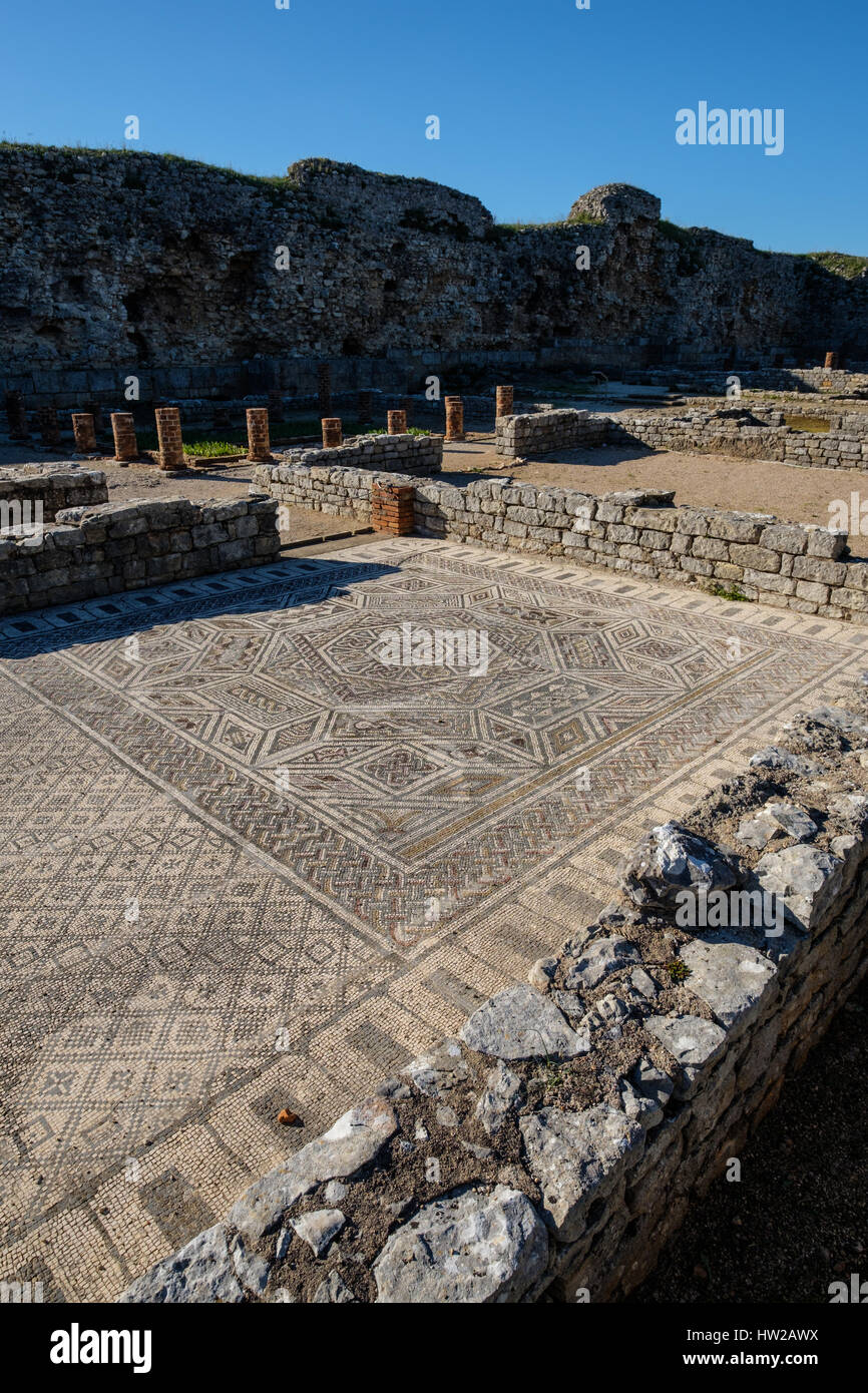 Sol en mosaïque romaine aux ruines de Conimbriga, Portugal, Europe ...