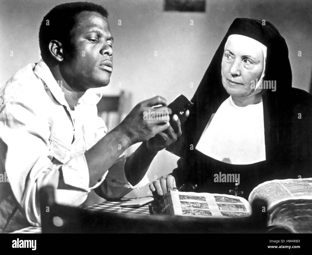 Lis DES CHAMPS 1963 United Artists film avec Sidney Poitier et Lilia ...