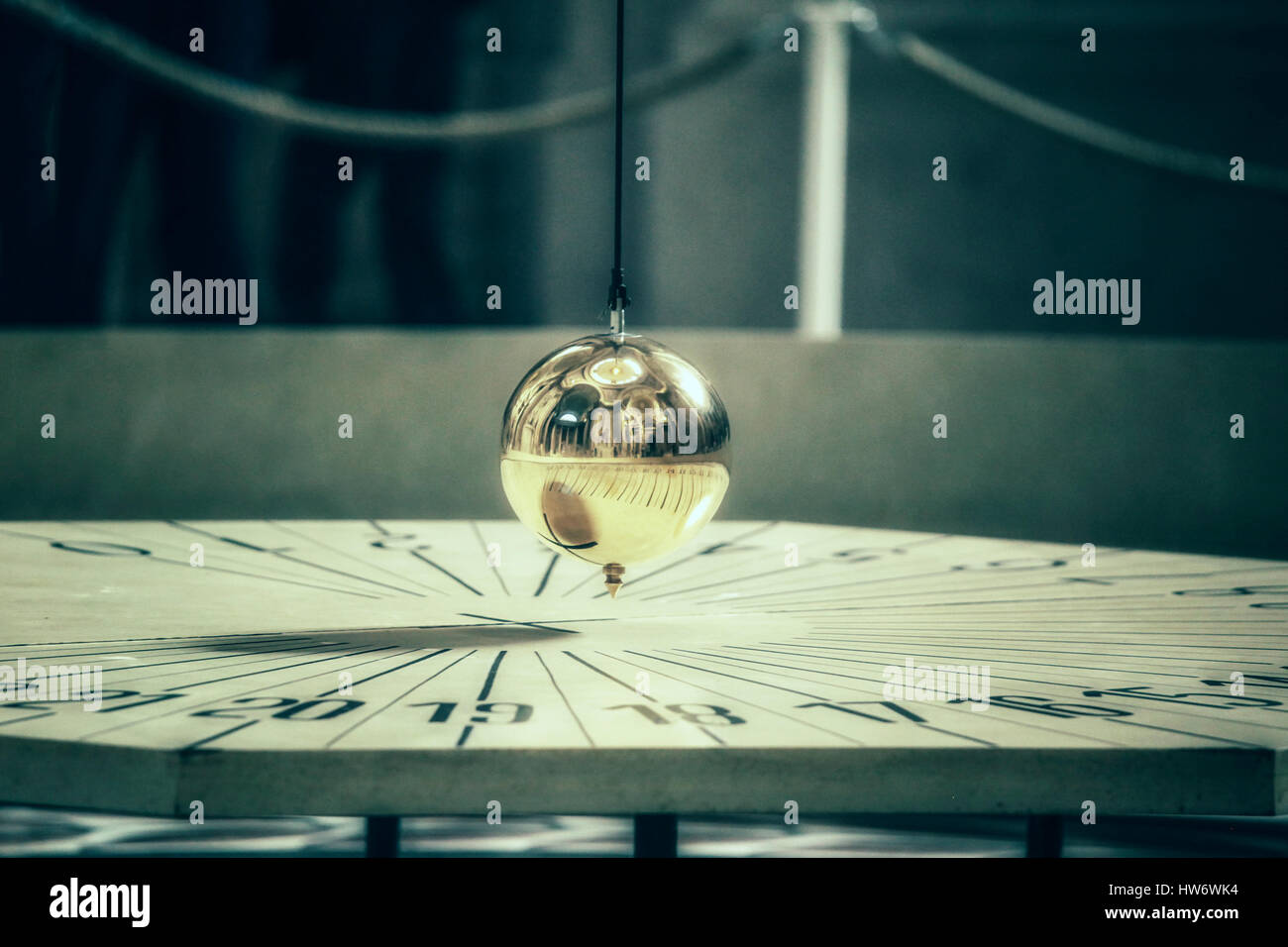 Pendule foucault au panthéon de paris Banque de photographies et d ...