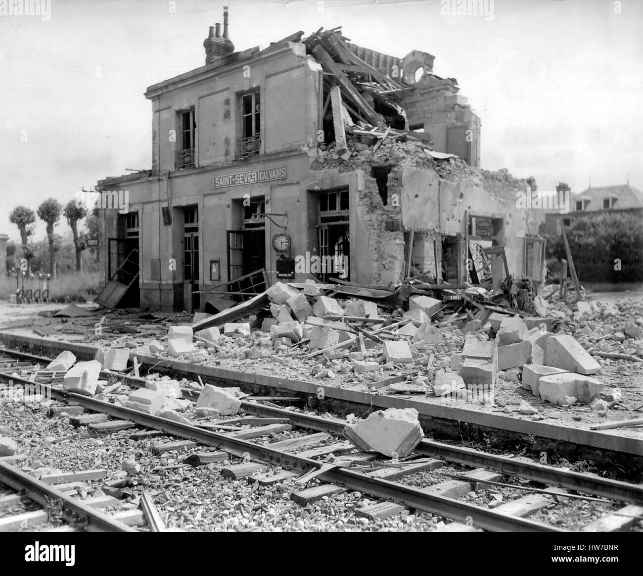 Normandie, France, juin 1944. Villages et ville en ruines après les ...