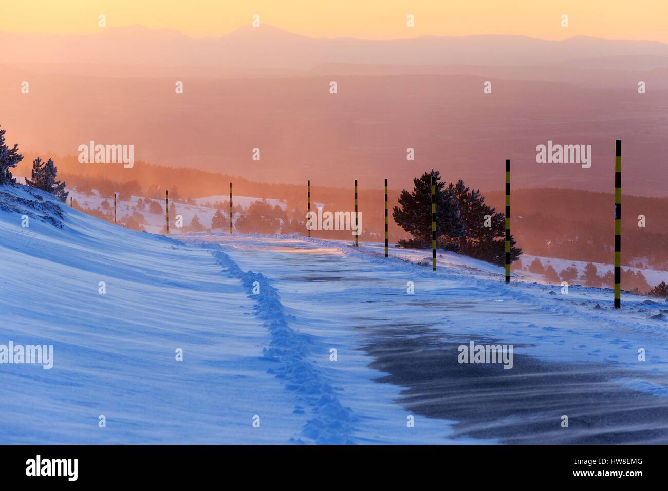 Mont ventoux france hiver neige Banque de photographies et d’images à ...