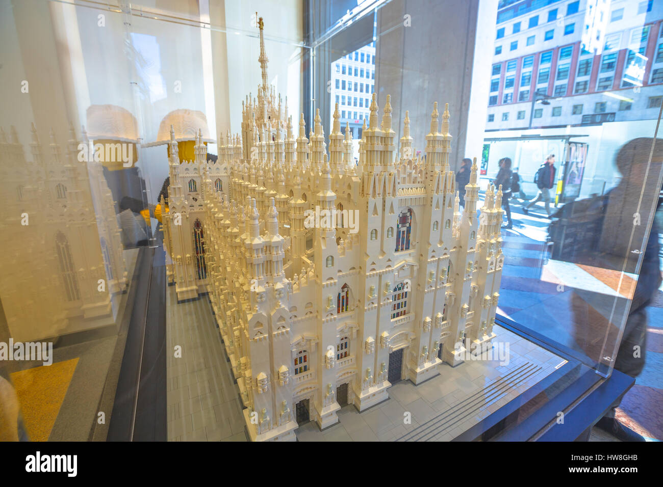 Milan, Italie - 7 mars, 2017 : le modèle en briques Lego de la célèbre ...