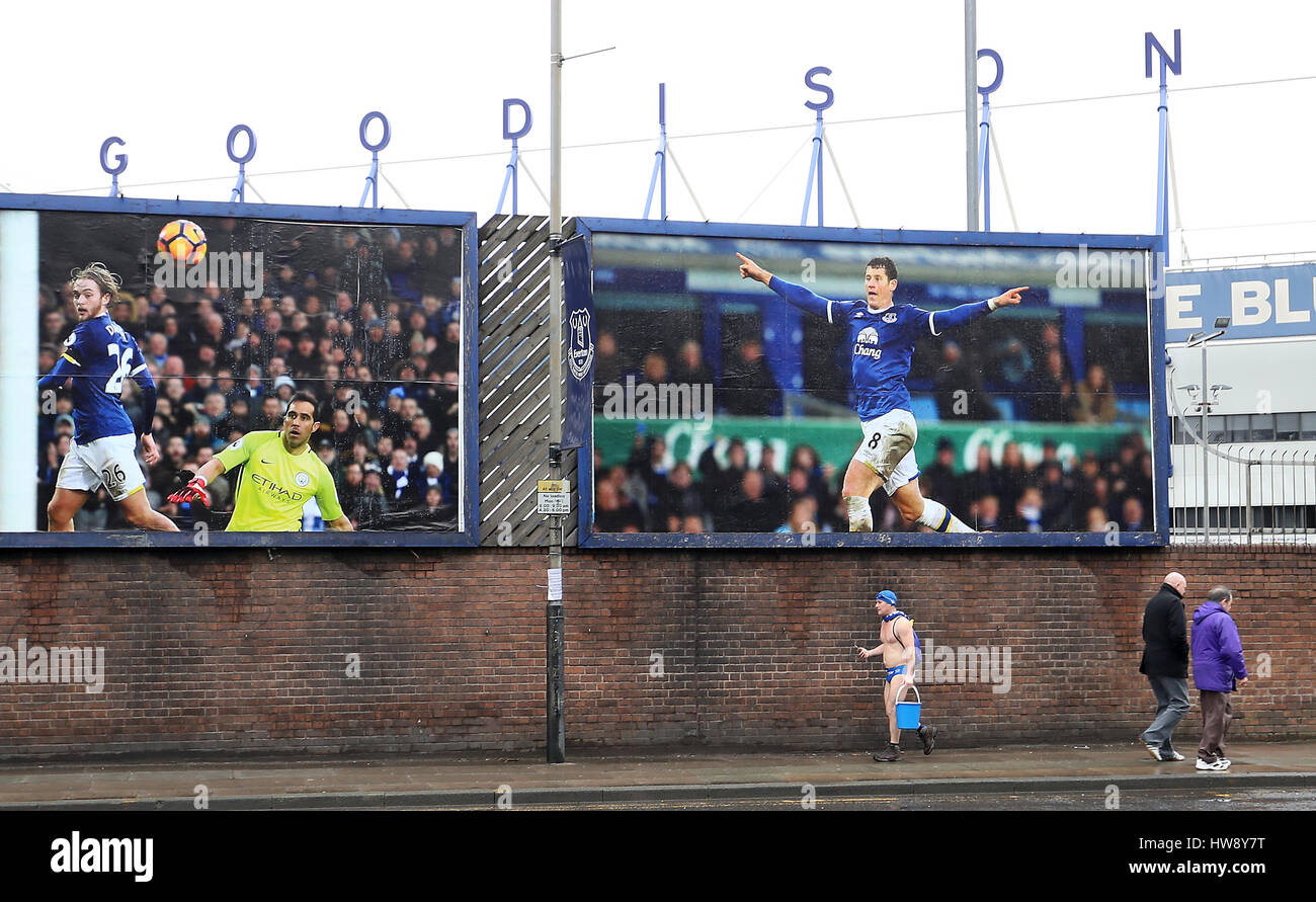 Speedos bleus Banque de photographies et d’images à haute résolution ...