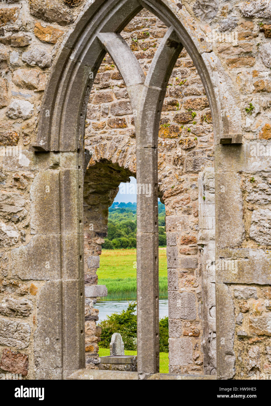 Vieille arche de pierre Banque de photographies et d’images à haute ...