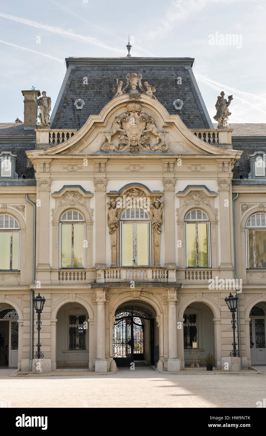 Façade du Palais Festetics à Keszthely, Hongrie. C'est un grand ...