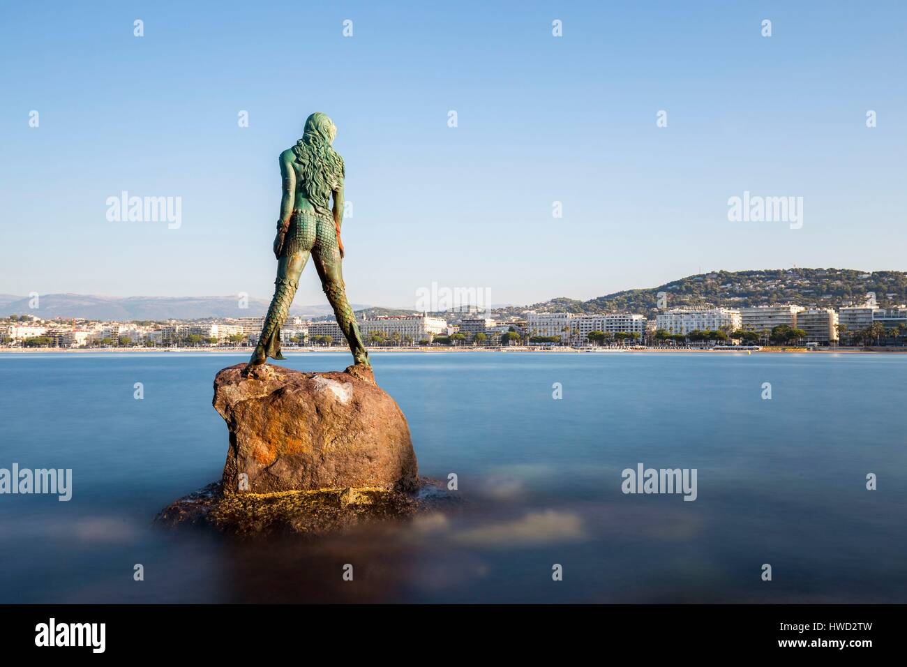 France, Alpes Maritimes, Cannes, l'Atlante tour de garde dans l'entrée ...