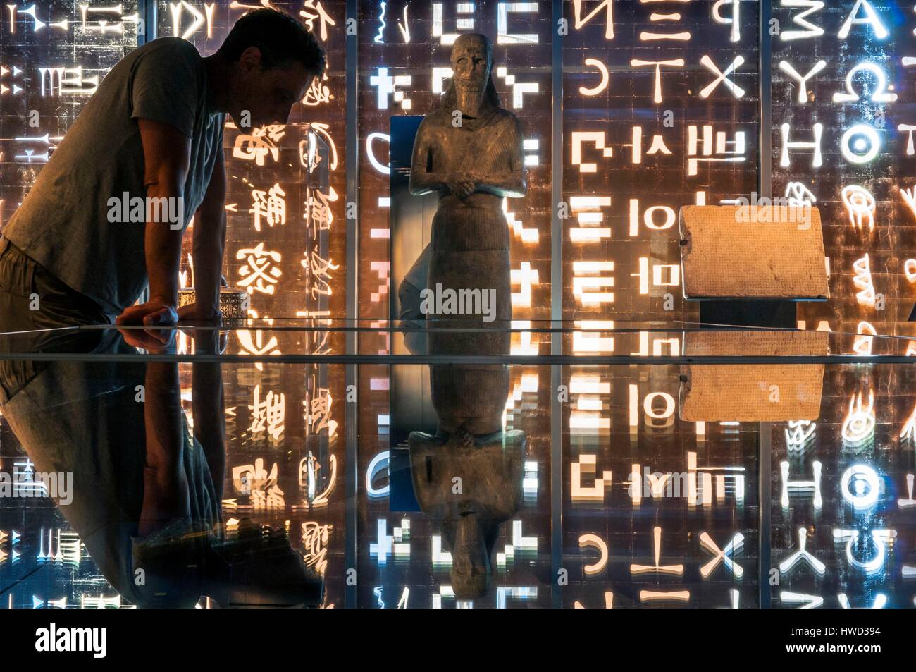 Champollion statue Banque de photographies et d’images à haute ...