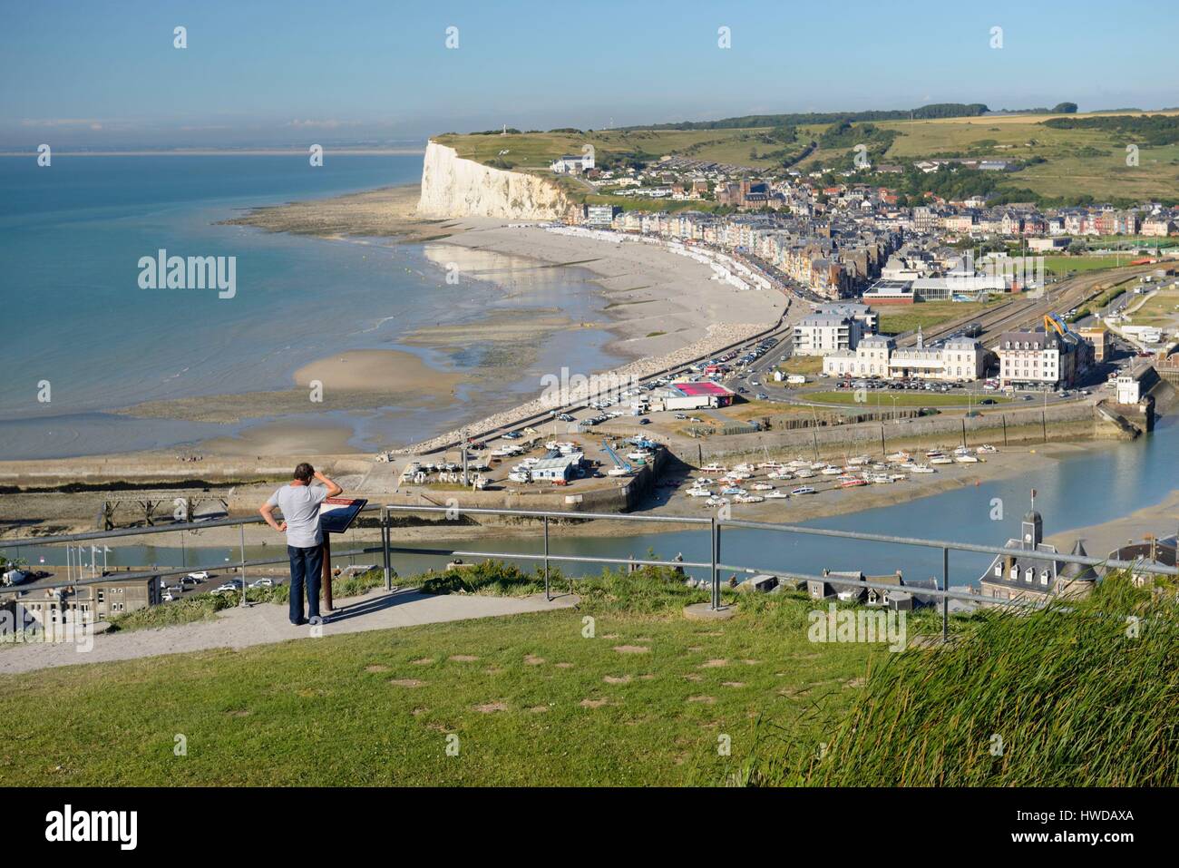 France, Seine Maritime, Le Treport, vue panoramique depuis la terrasse ...