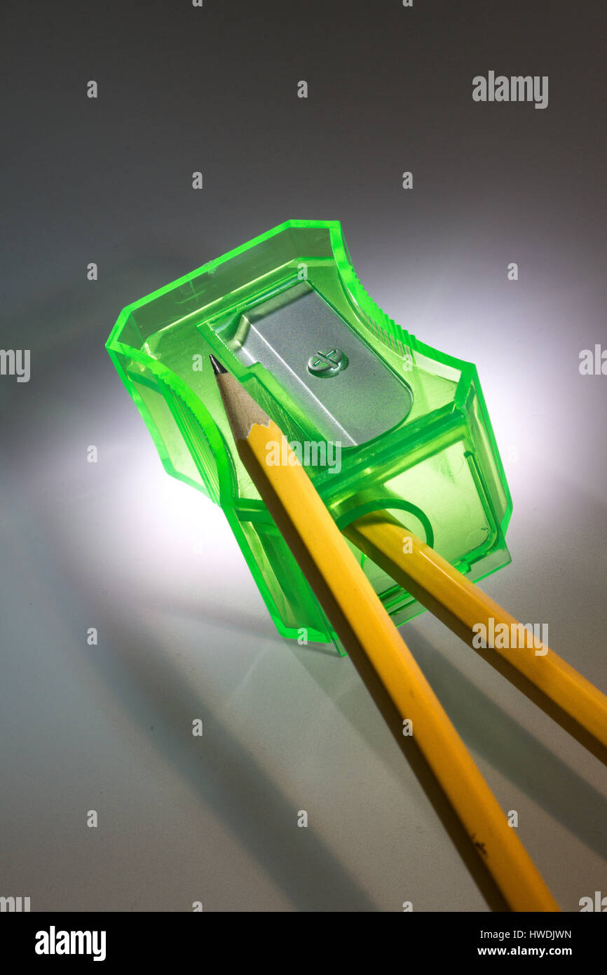 Still Life de crayons et taille-crayons en bois Photo Stock - Alamy