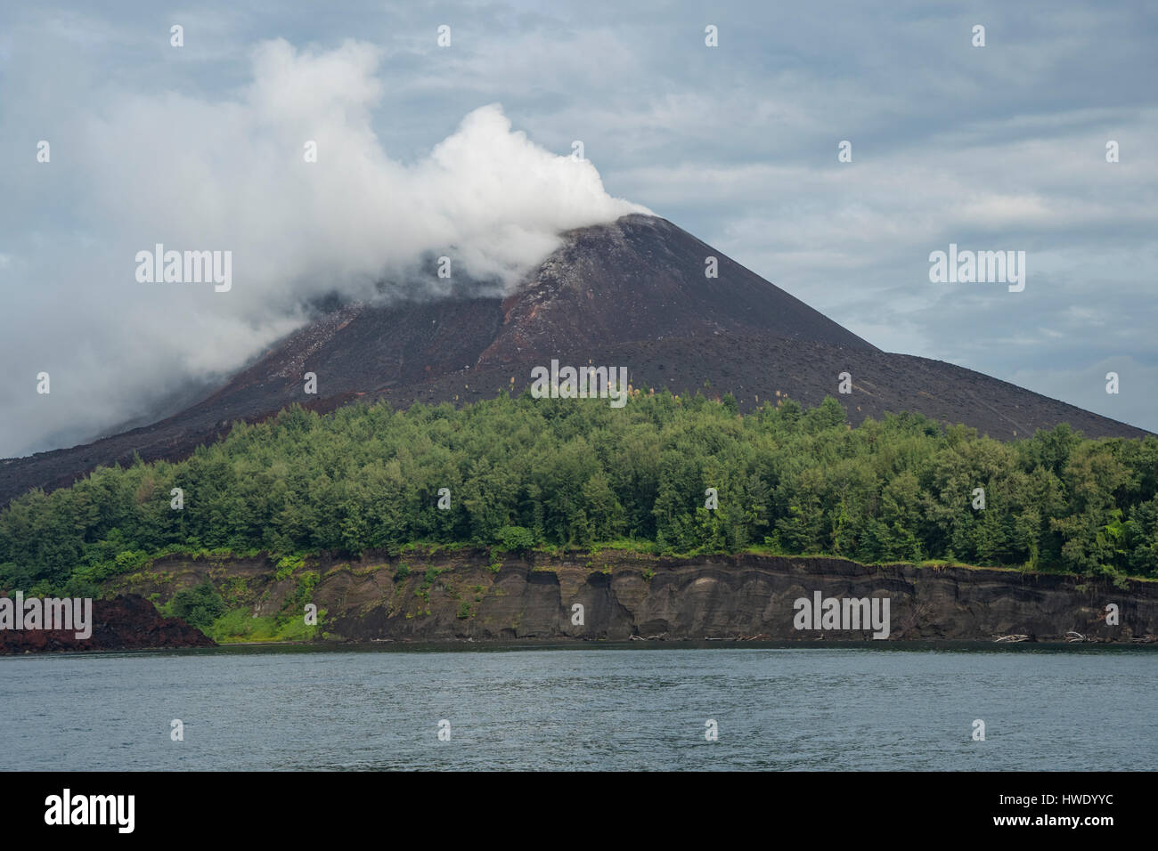 Anak krakatau Banque de photographies et d’images à haute résolution ...