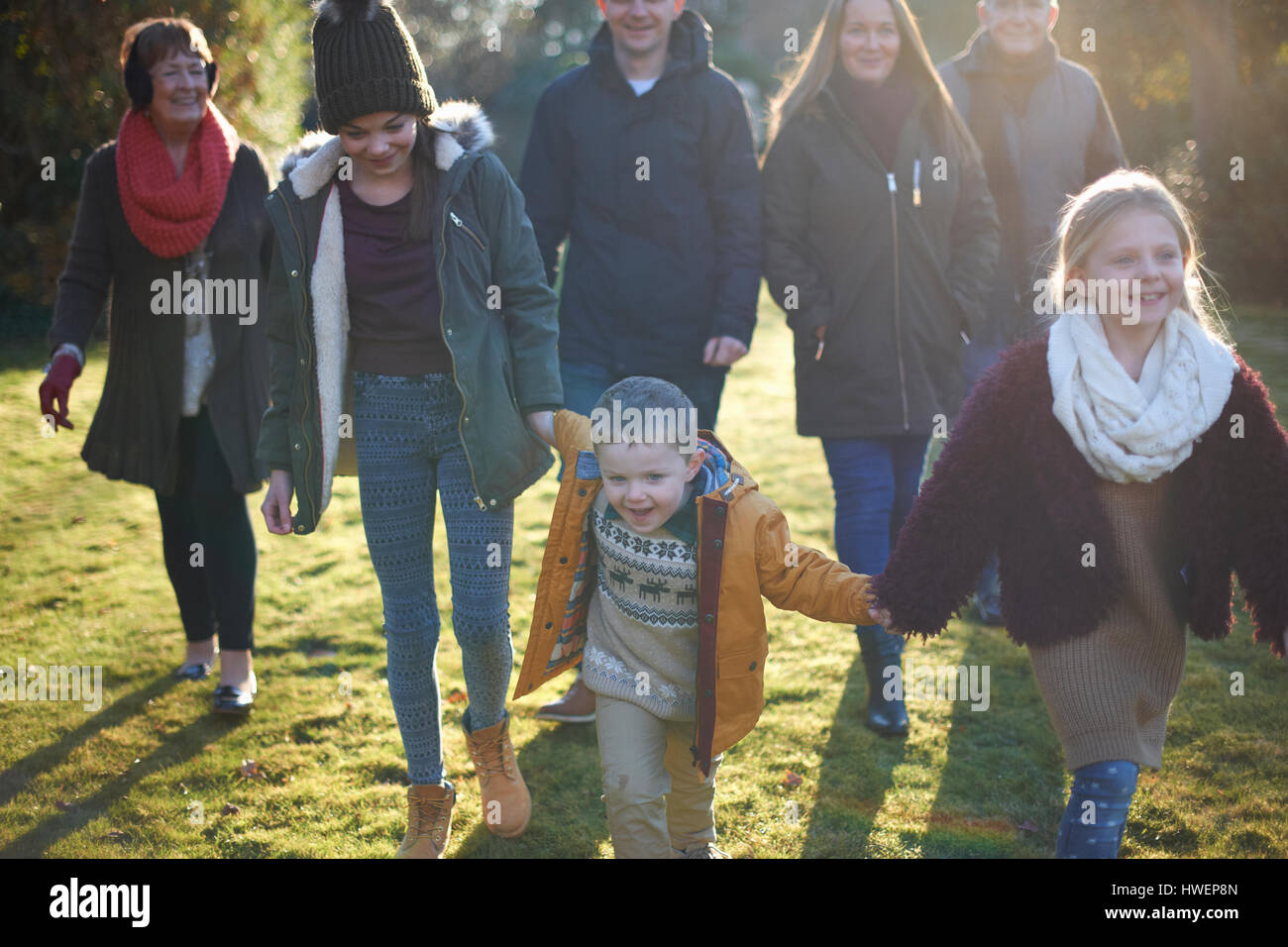 Three generation family of seven Banque de photographies et d’images à ...
