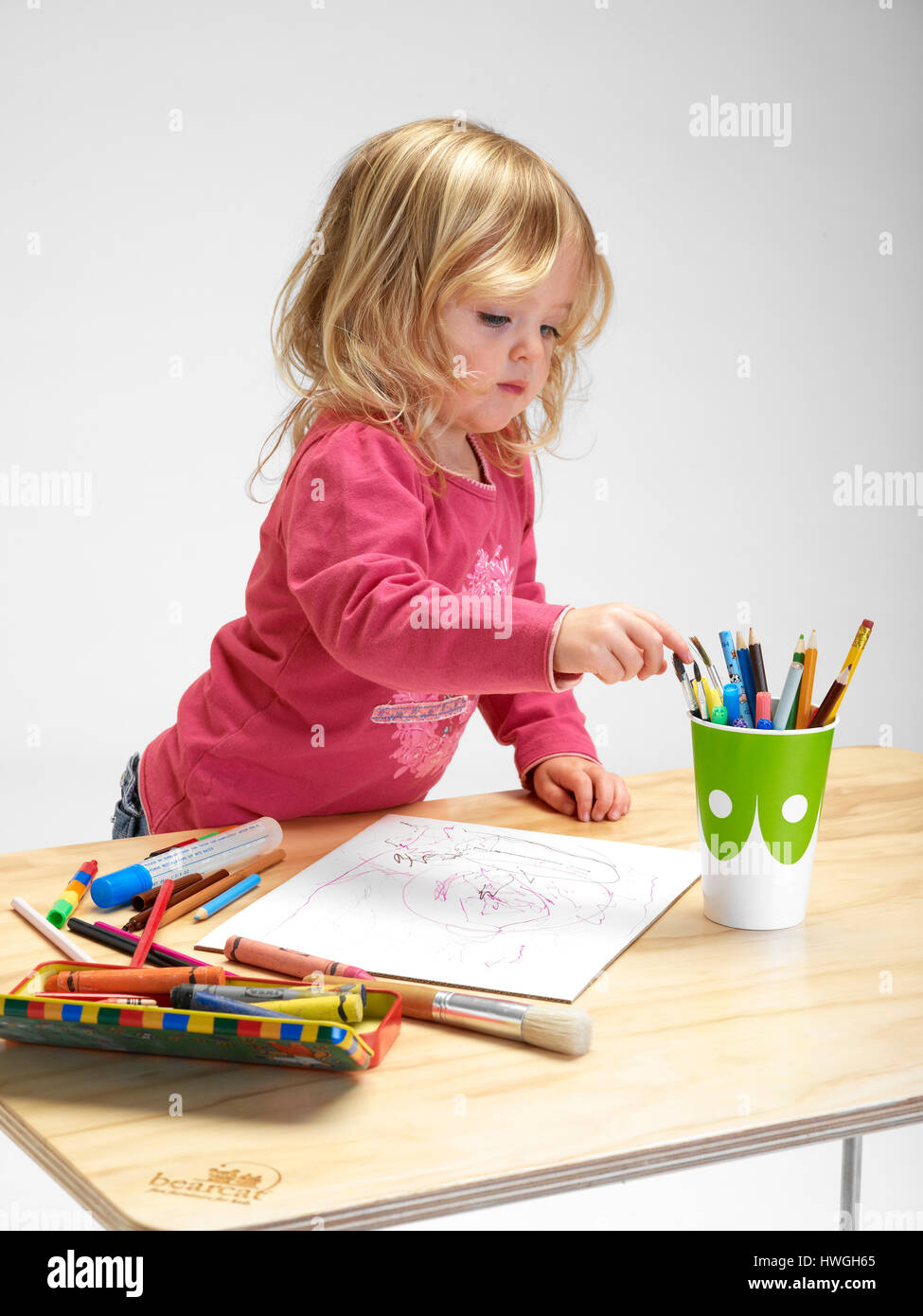 Dessin enfant dans à colorier d'un tableau Photo Stock - Alamy
