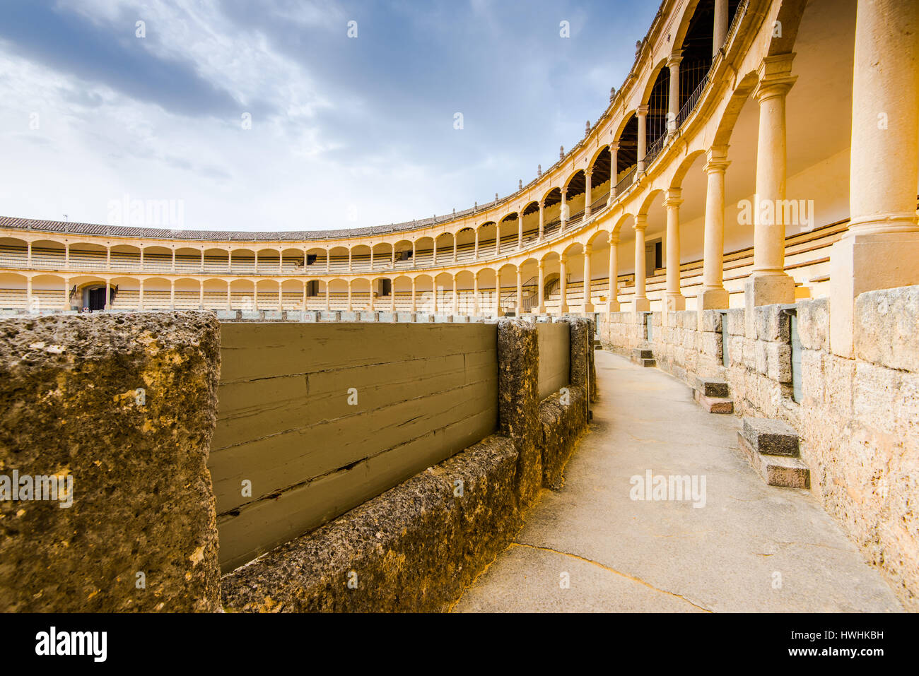 Arènes de Ronda, une des plus anciennes et des plus célèbre arène de ...