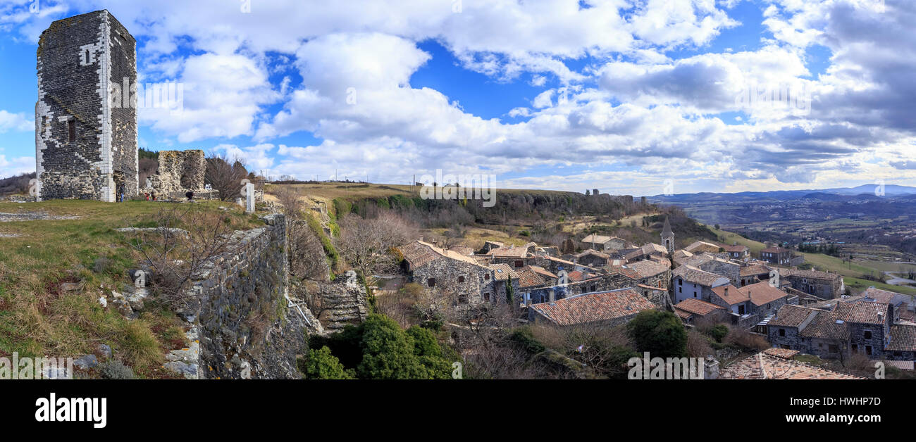 La France, l'Ardèche, Mirabel, le village et la Tour de Mirabel a ...