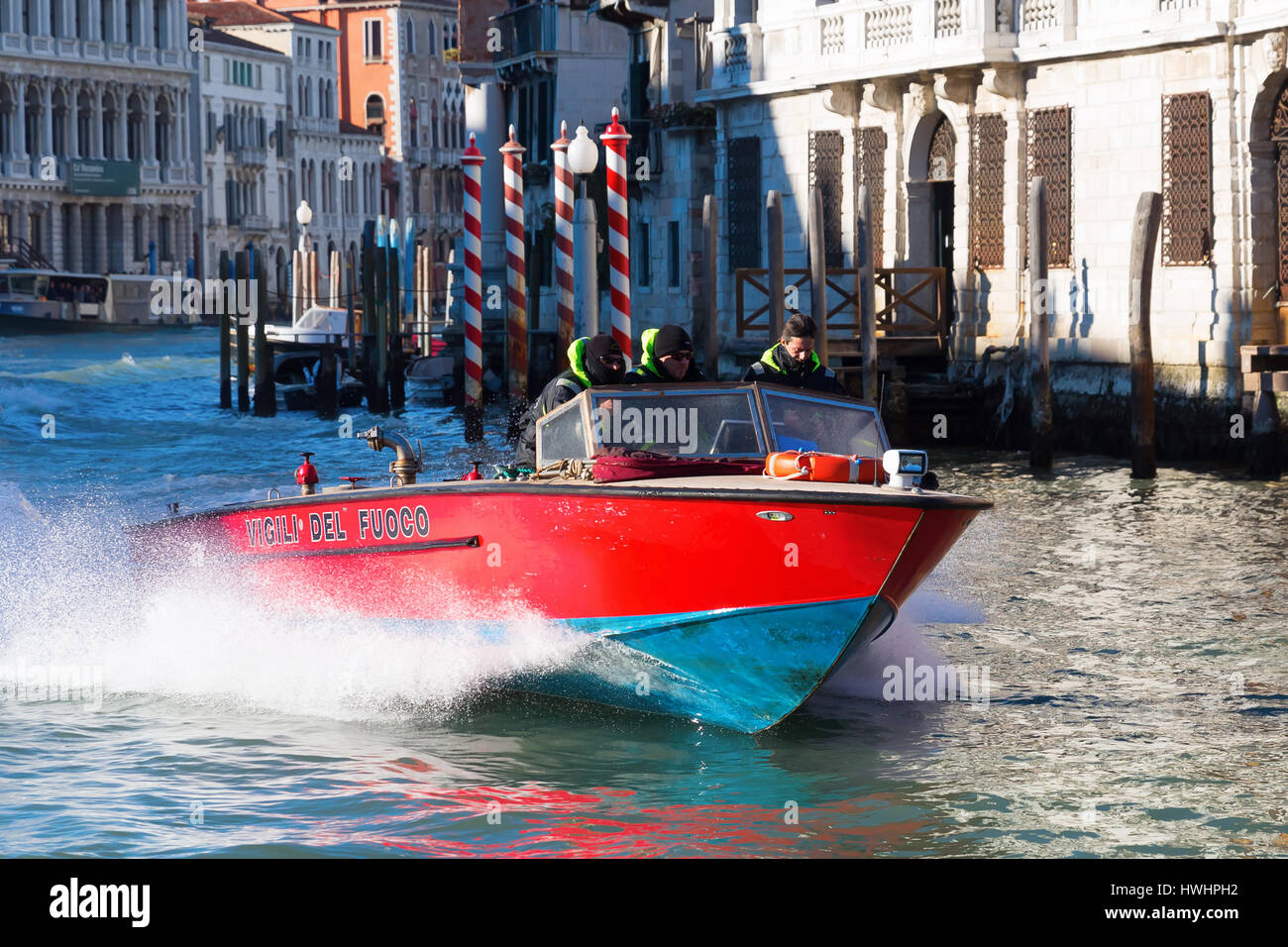 Fire department italy Banque de photographies et d’images à haute ...