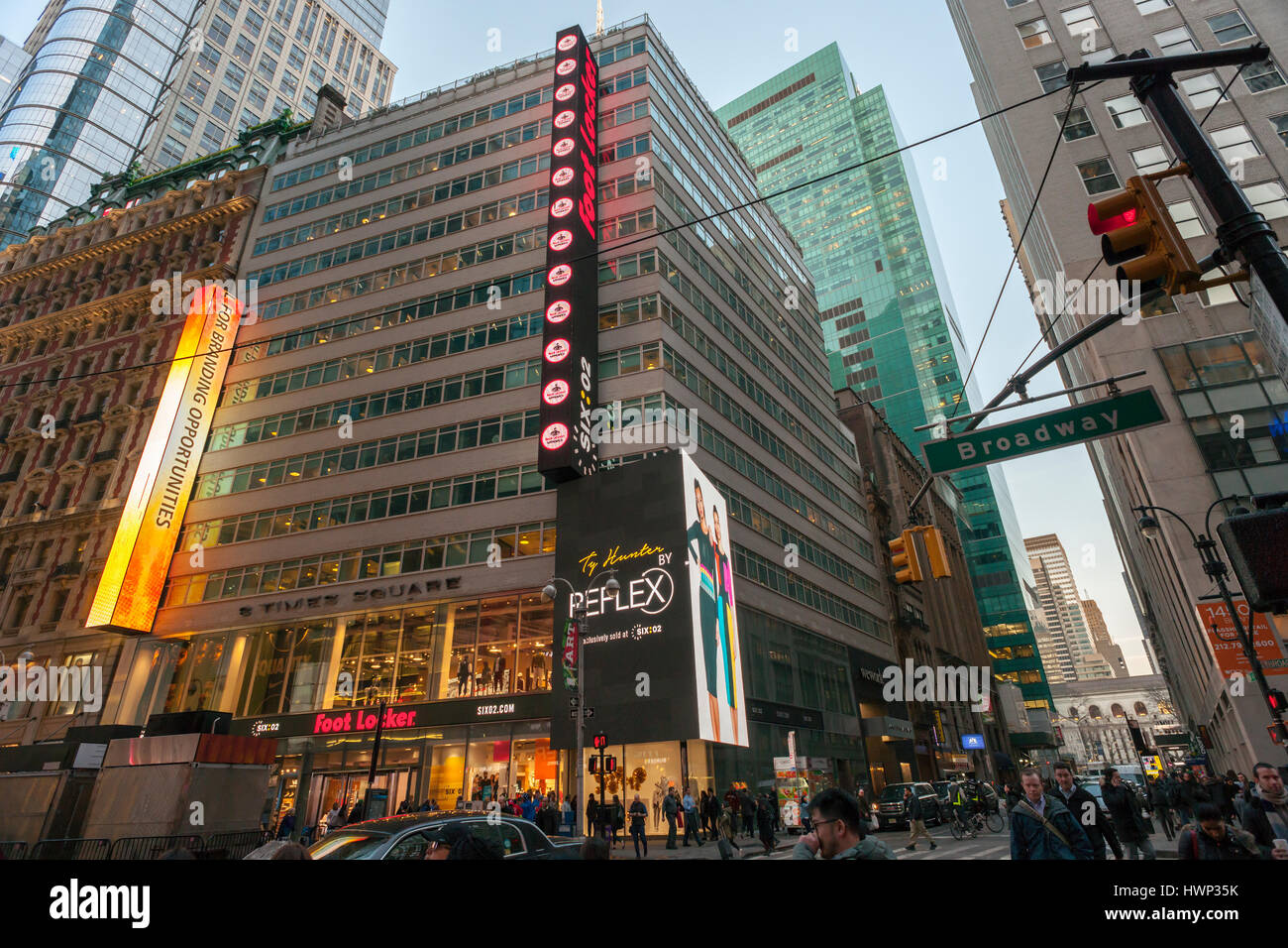 Foot locker times square Banque de photographies et d’images à haute ...