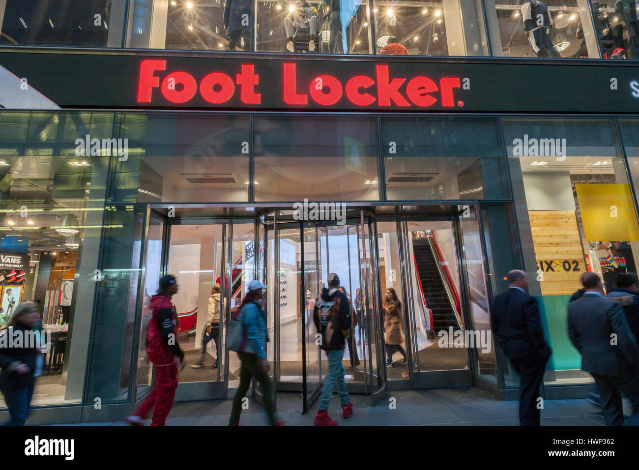 Foot Locker Times Square Banque d'image et photos - Alamy