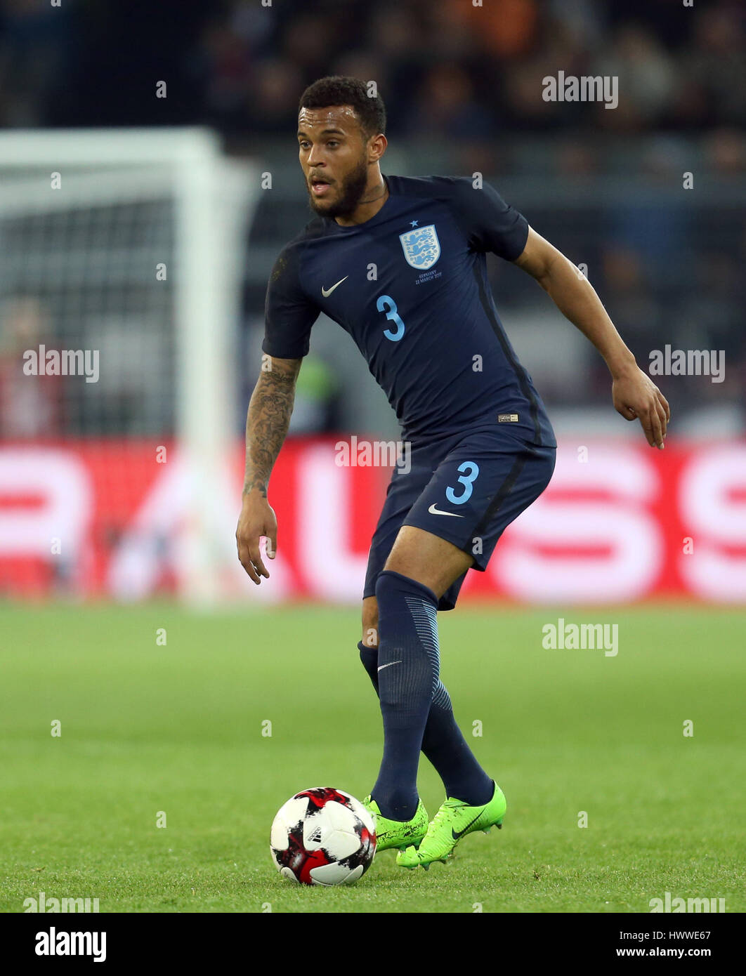 Angleterre ryan bertrand Banque de photographies et d’images à haute ...