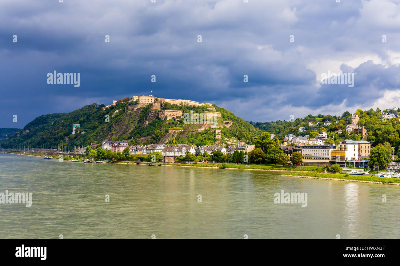 Vue de la forteresse Ehrenbreitstein à Coblence, Allemagne Photo Stock ...