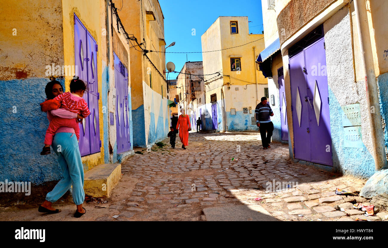 Village troglodyte berbère Bhalil Photo Stock - Alamy