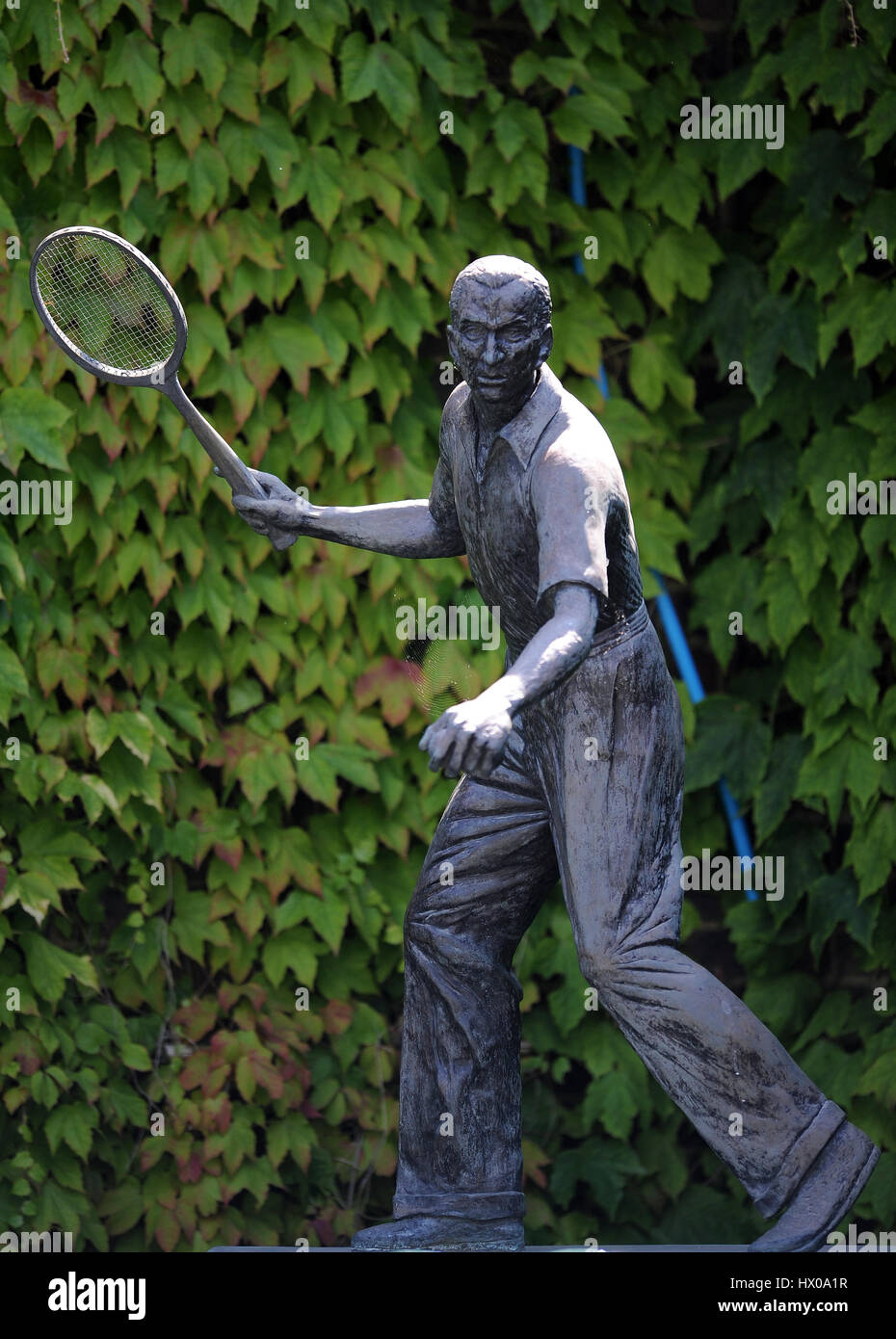 La statue de fred perry Banque de photographies et d’images à haute ...