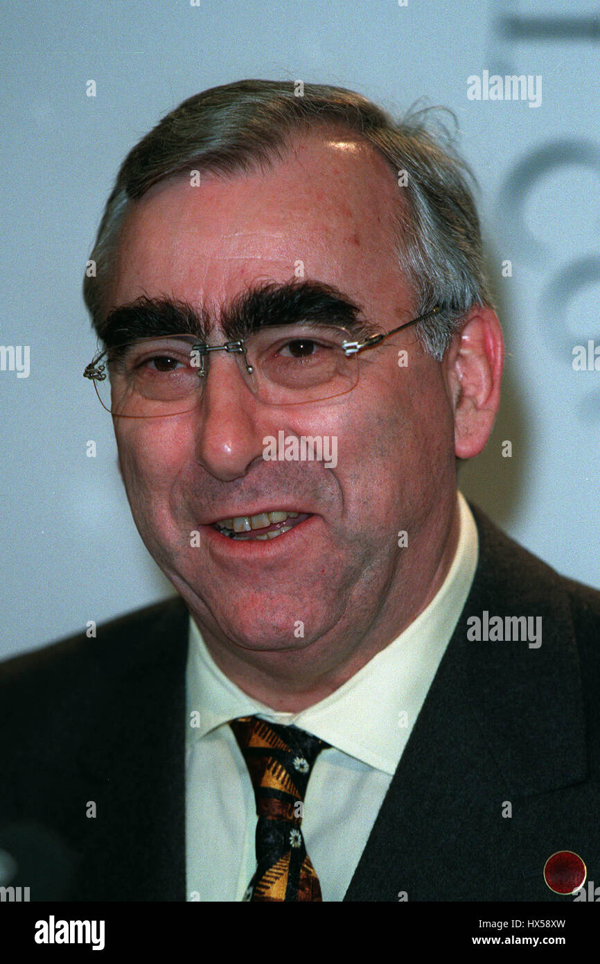 Theodor waigel Banque de photographies et d’images à haute résolution ...