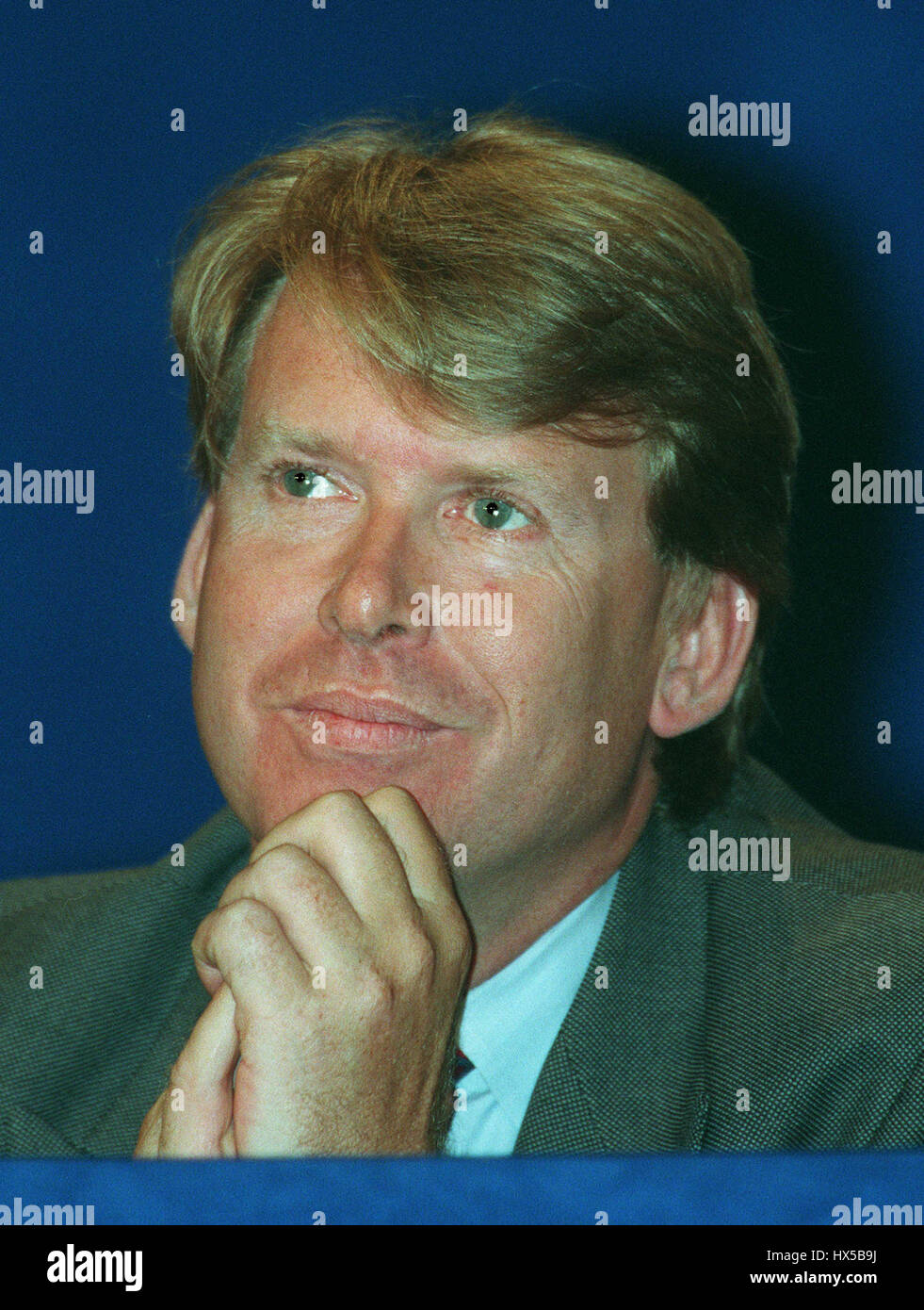 Simon burns Banque de photographies et d’images à haute résolution - Alamy