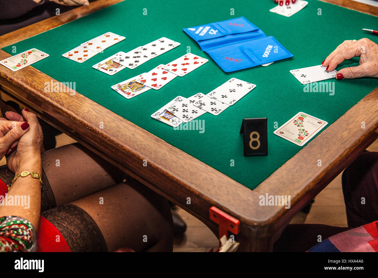 Jeu de bridge Banque de photographies et d’images à haute résolution ...