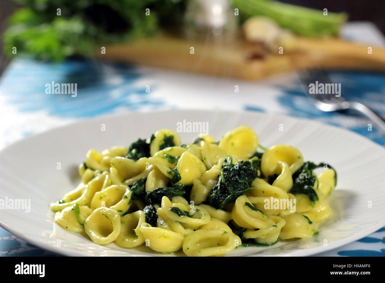Feuilles de navet Banque de photographies et d’images à haute ...