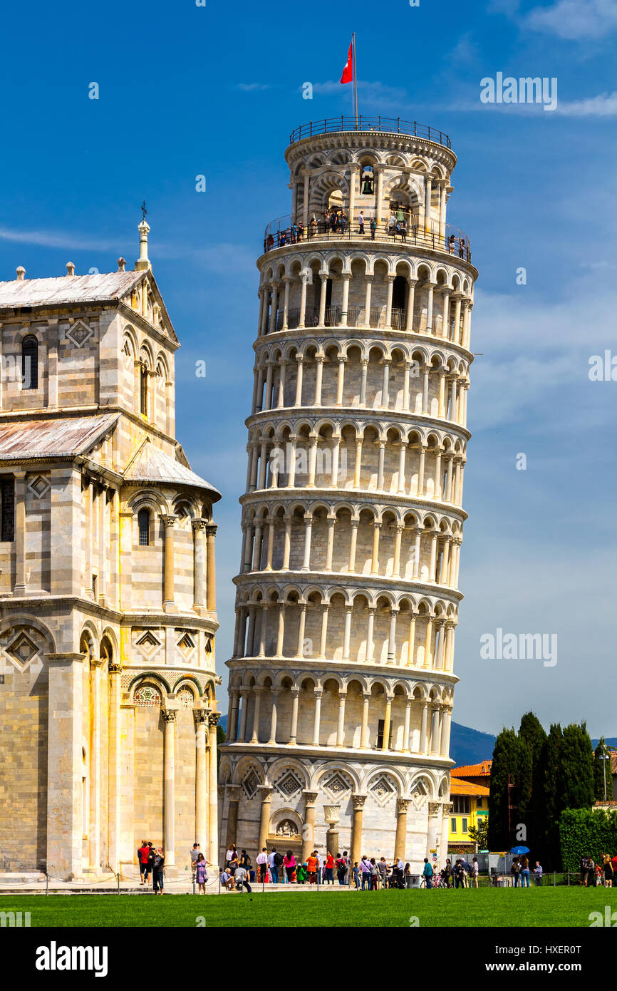 La Tour Penchée de Pise est le campanile, ou établissements autonomes ...
