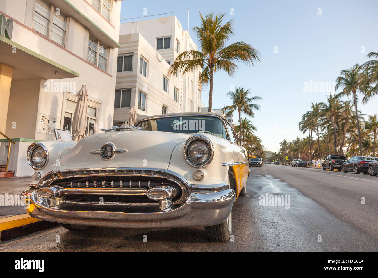 Vieille Voiture Blanche Banque d'image et photos - Alamy