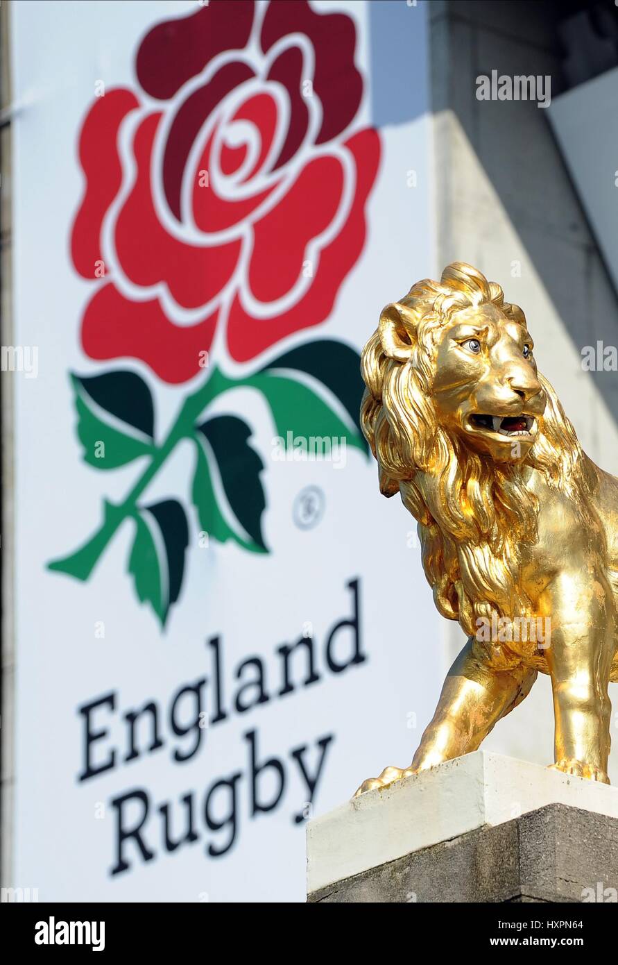 Rugby statue twickenham stadium Banque de photographies et d’images à ...