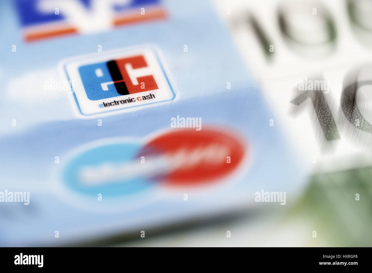 EC-card sur les billets de banque, ec-Karte auf Geldscheinen Photo ...